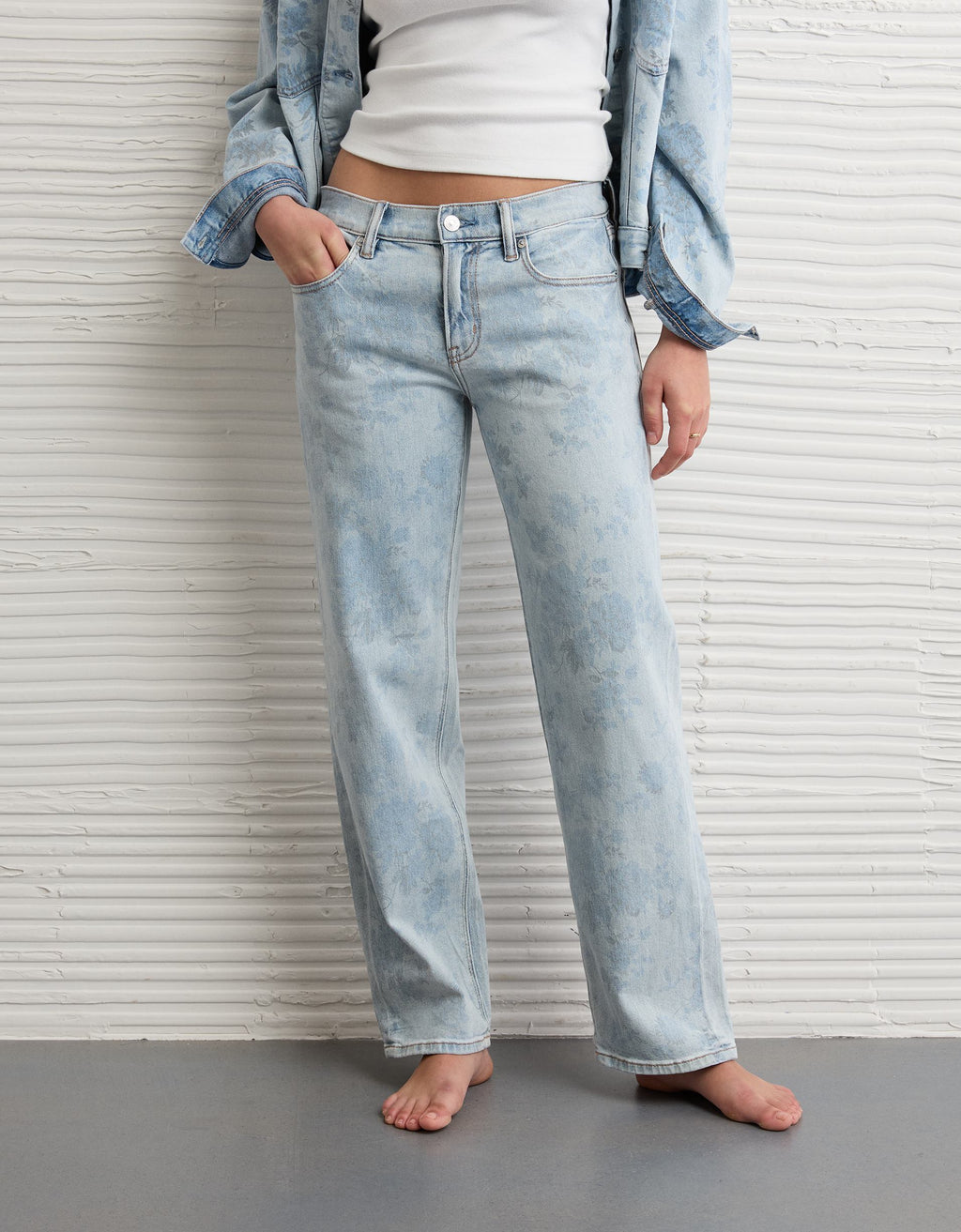 AE Floral Print Stretch Low-Rise Baggy Straight Jean – American Eagle ...