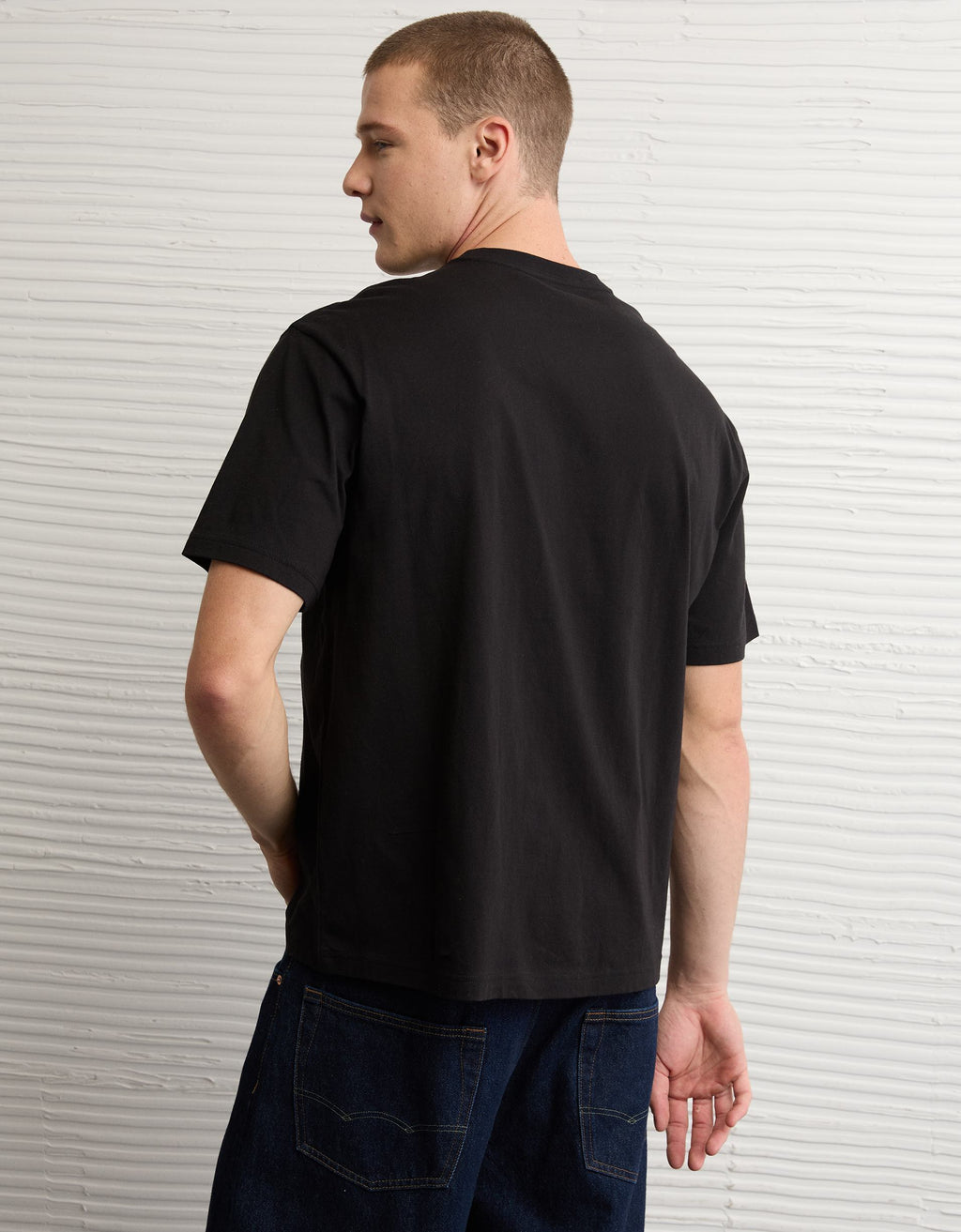AE Standard Fit Logo Graphic T-Shirt – American Eagle Europe
