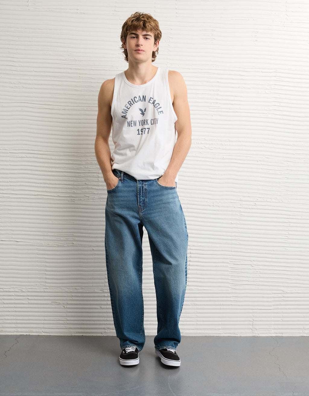 AE Standard Fit Lightweight Logo Graphic Tank Top – American Eagle Europe