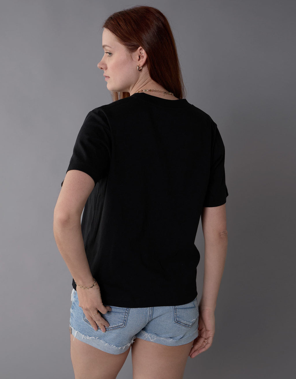 AE Everyday Luxe Relaxed V-Neck T-Shirt – American Eagle Europe